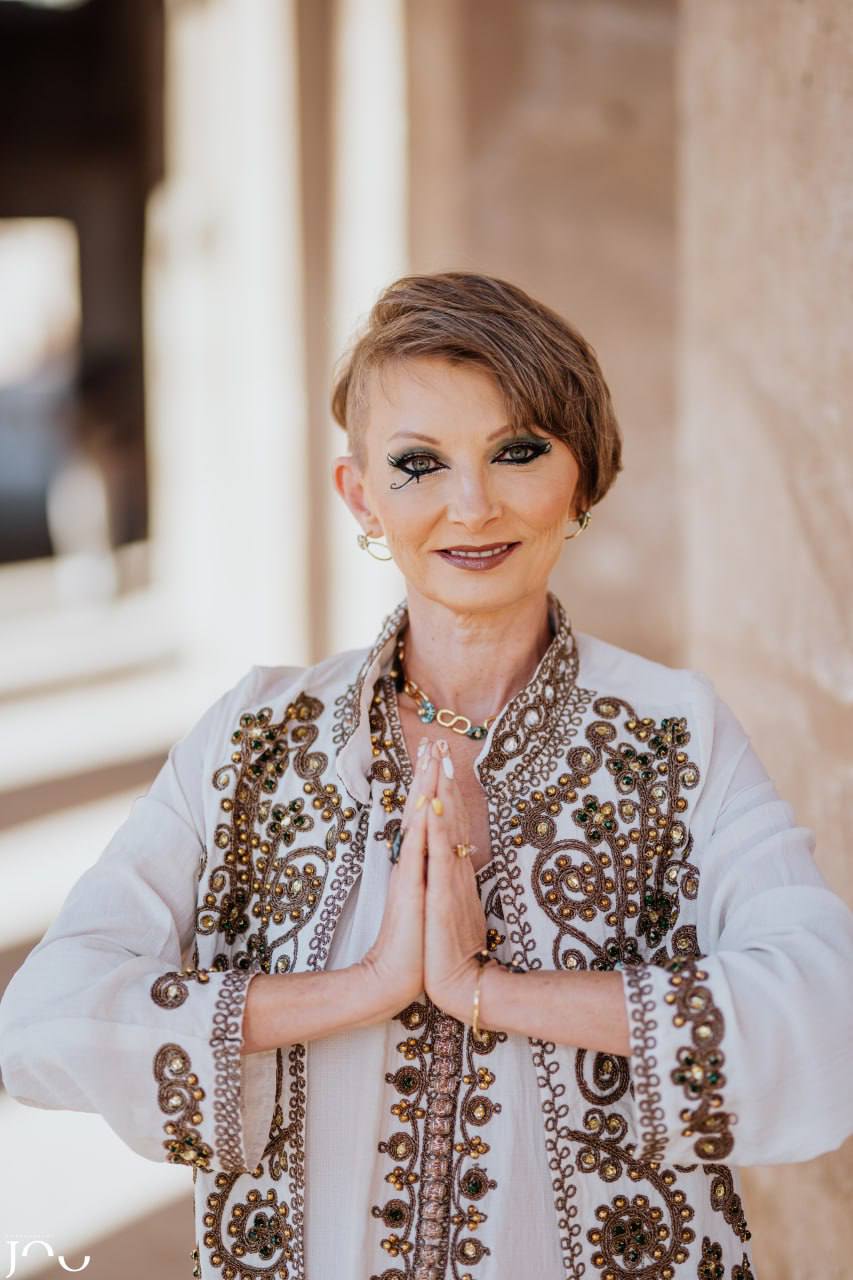 ARINA FATEEVA - Сastillo del sol